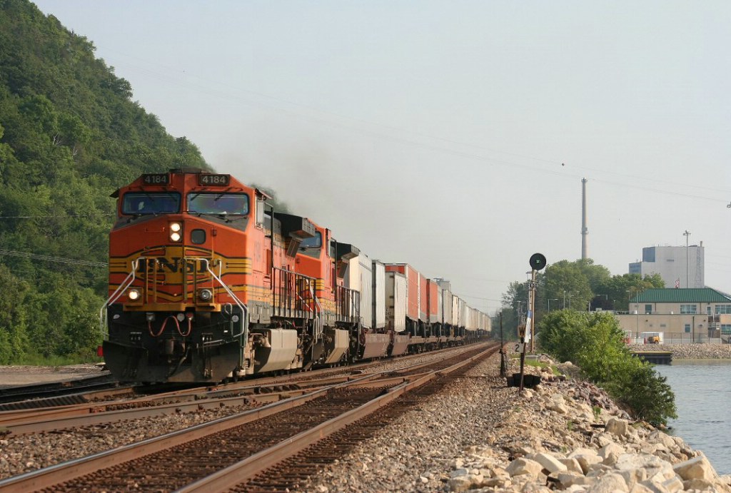 BNSF 4184